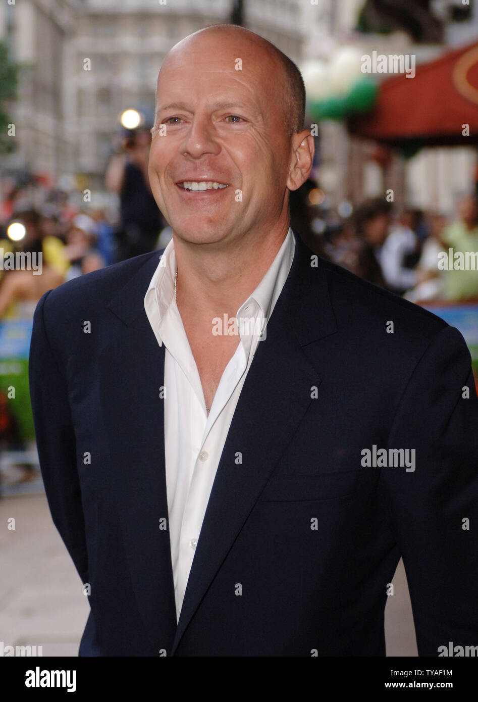 American actor Bruce Willis attends the premiere of "Over the Hedge" at ...