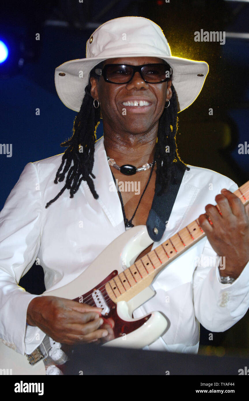 Chic disco band hi-res stock photography and images - Alamy