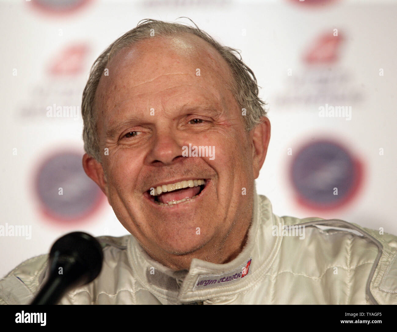 Steve fossett in 2006 hi-res stock photography and images - Alamy
