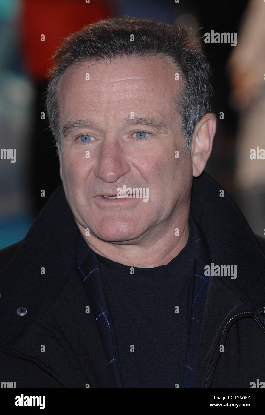 Happy feet 2006 hi-res stock photography and images - Alamy