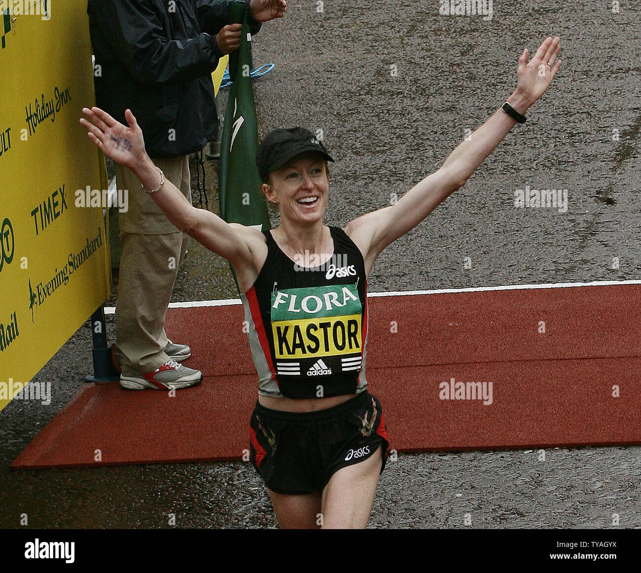 London Marathon 2006 High Resolution Stock Photography and Images - Alamy