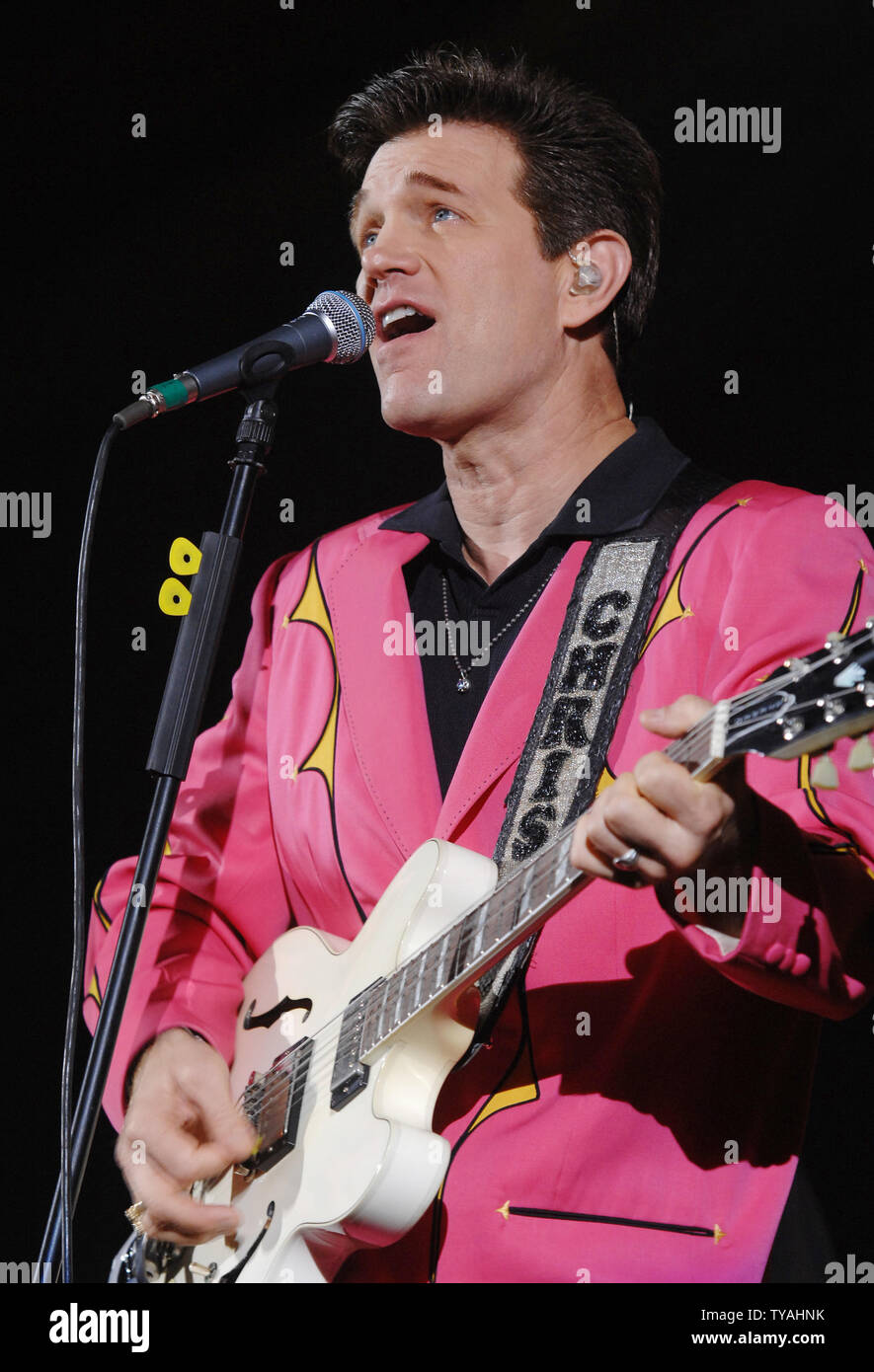 American singer chris isaak hi-res stock photography and images - Alamy