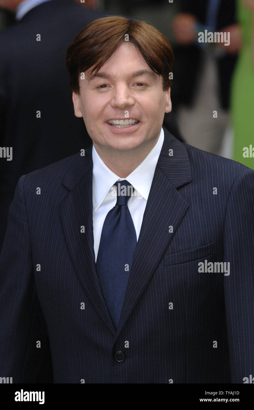 American actor Mike Myers attends the premiere of "Shrek The Third" at ...