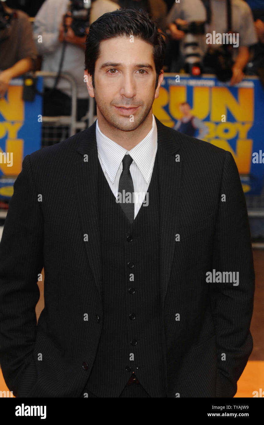 American actor david schwimmer hi-res stock photography and images - Alamy