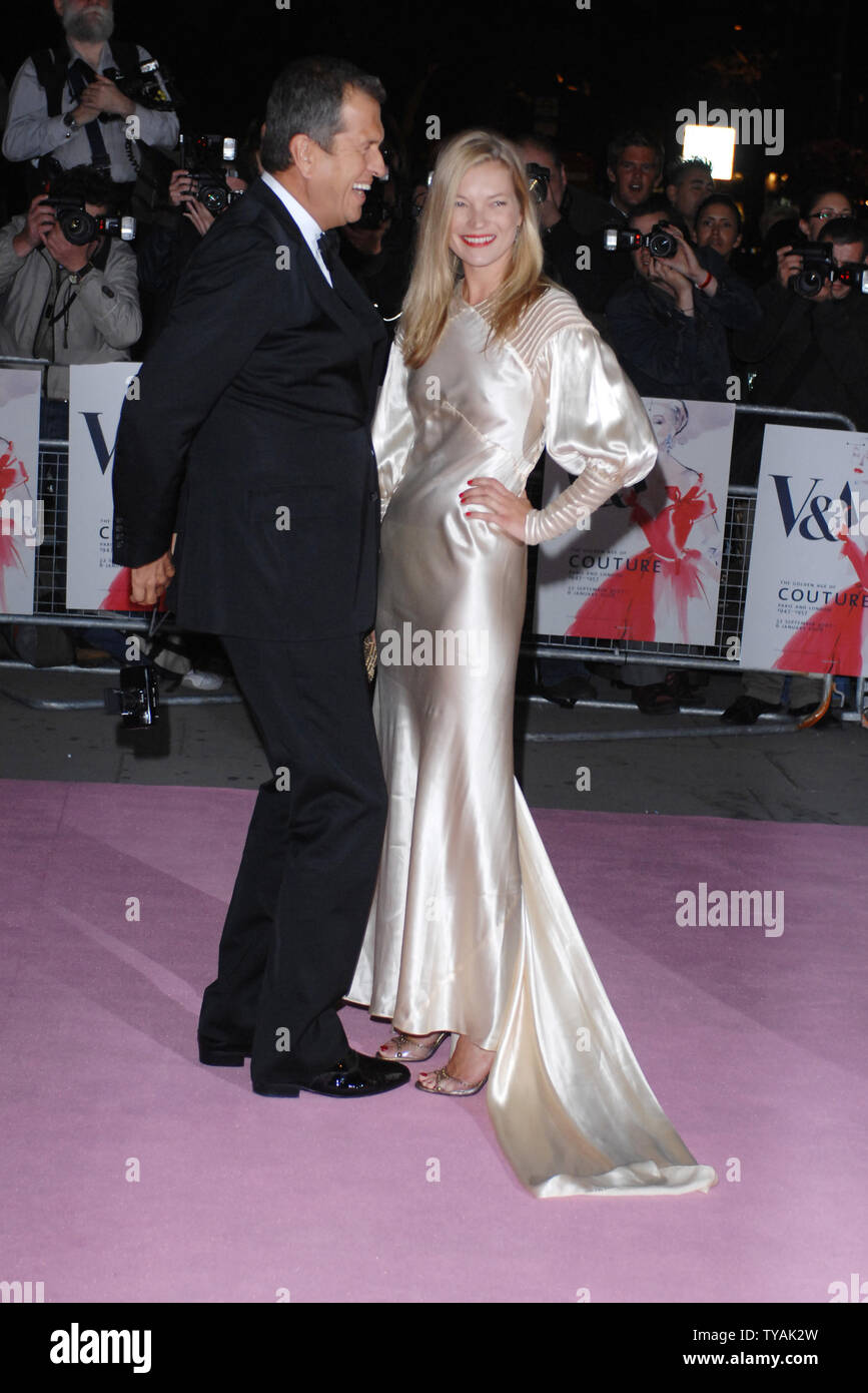 Kate moss mario mario testino hi-res stock photography and images - Alamy