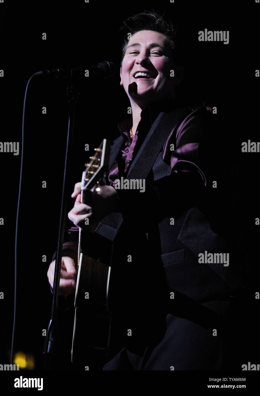 Kd lang hi-res stock photography and images - Alamy