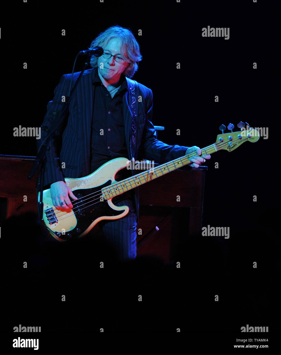 Mike mills r.e.m hi-res stock photography and images - Alamy