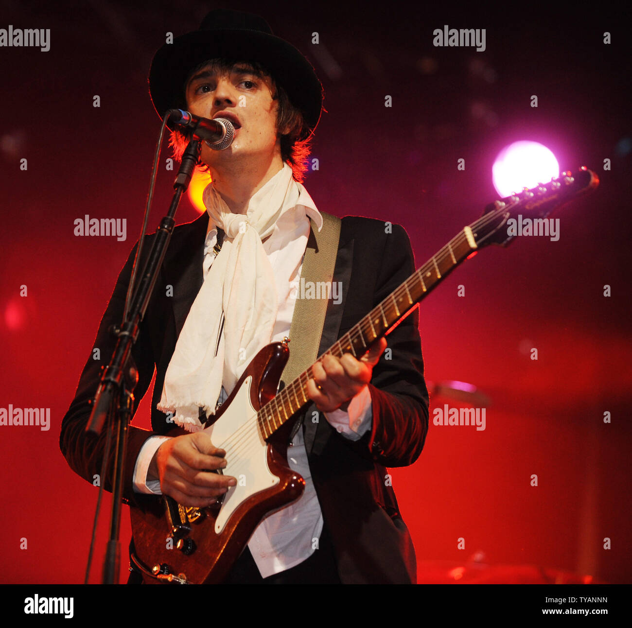 British singer pete doherty hi-res stock photography and images - Alamy