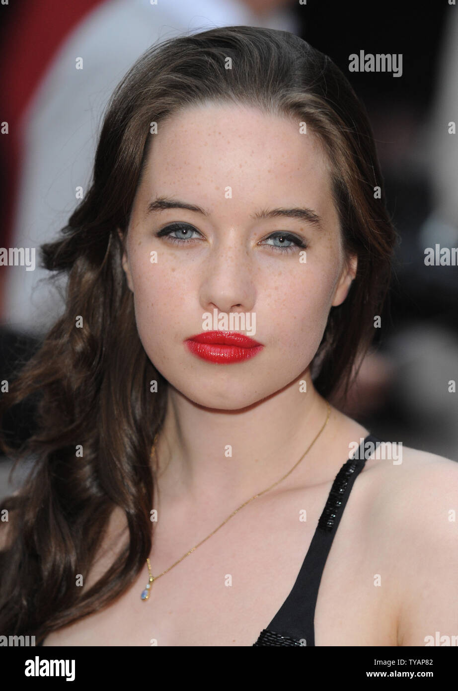 Anna Popplewell Eyes