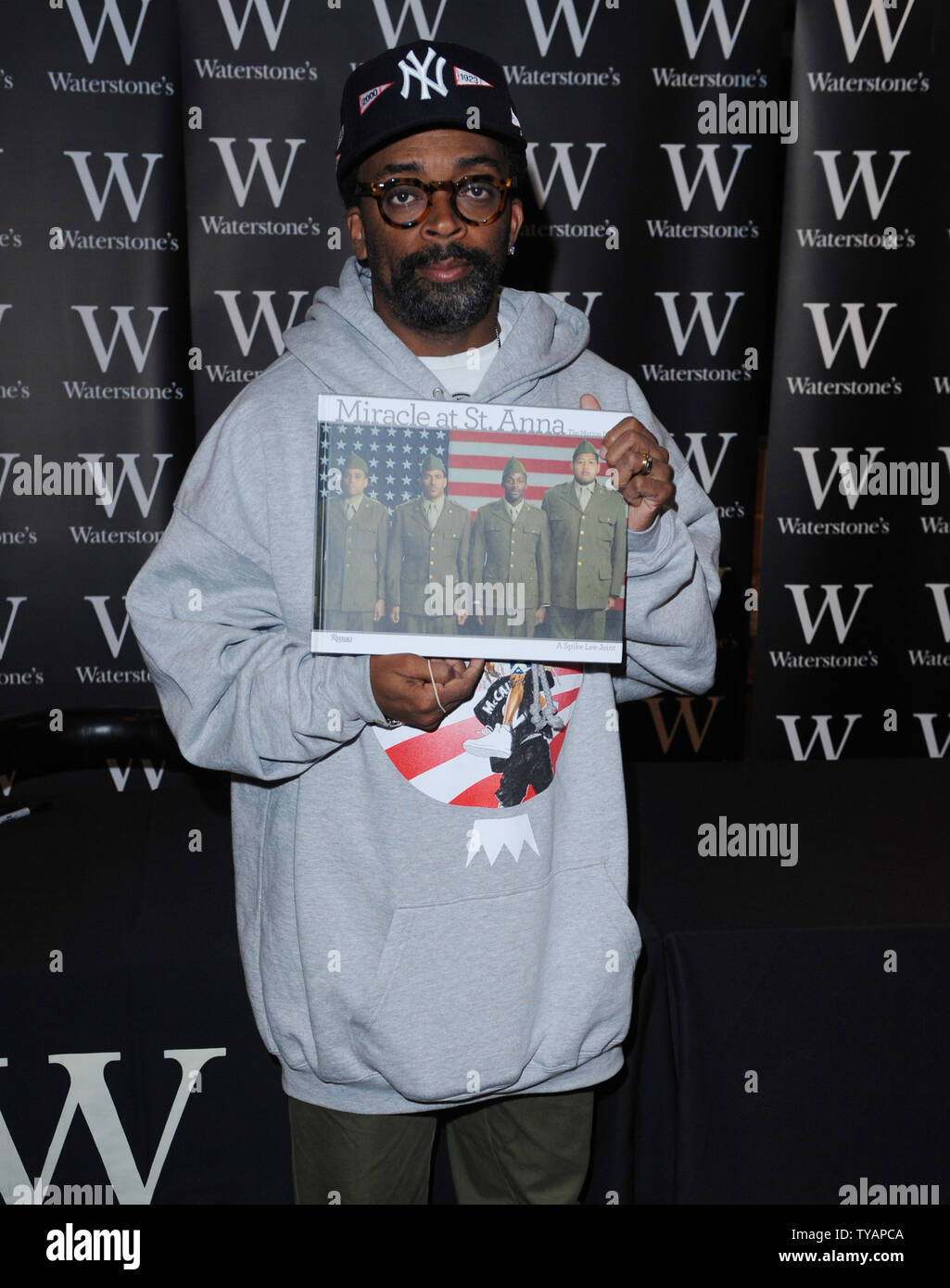 Spike lee book hi-res stock photography and images - Alamy