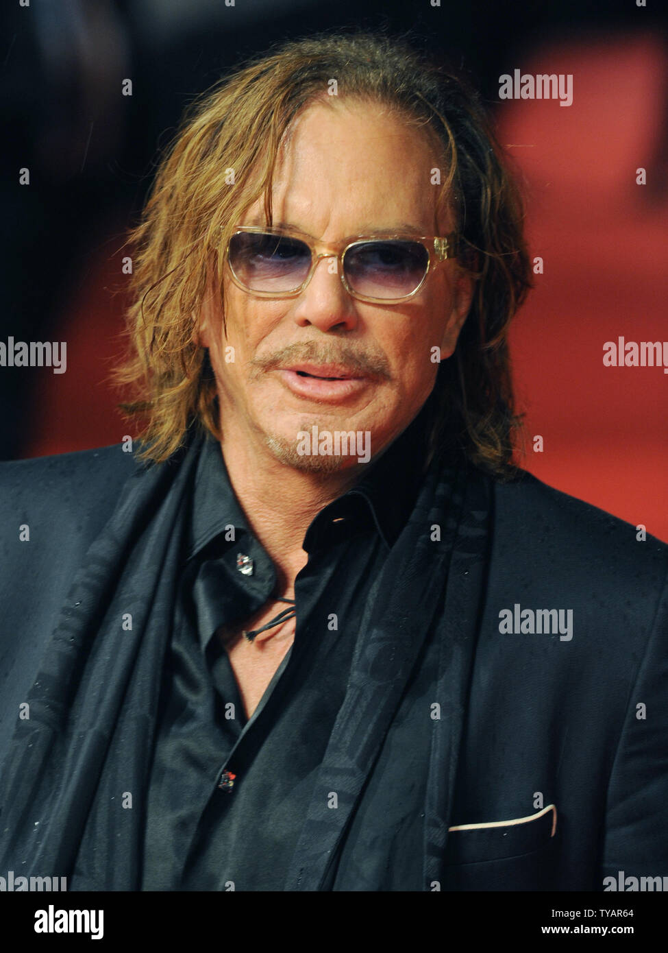Mickey rourke orange british academy film awards hi-res stock ...