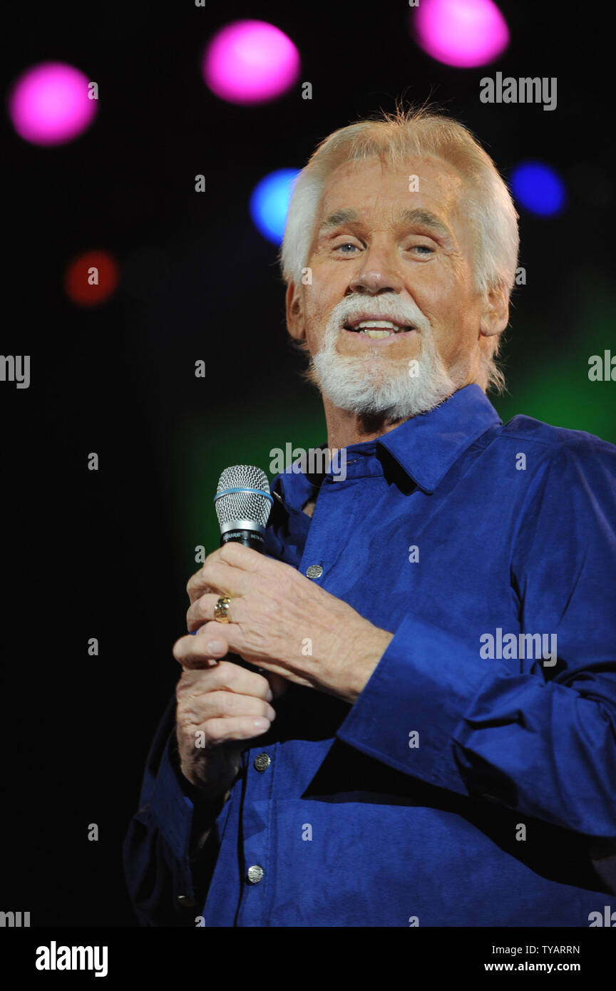 American singer Kenny Rogers performs at the Hammersmith Apollo in ...