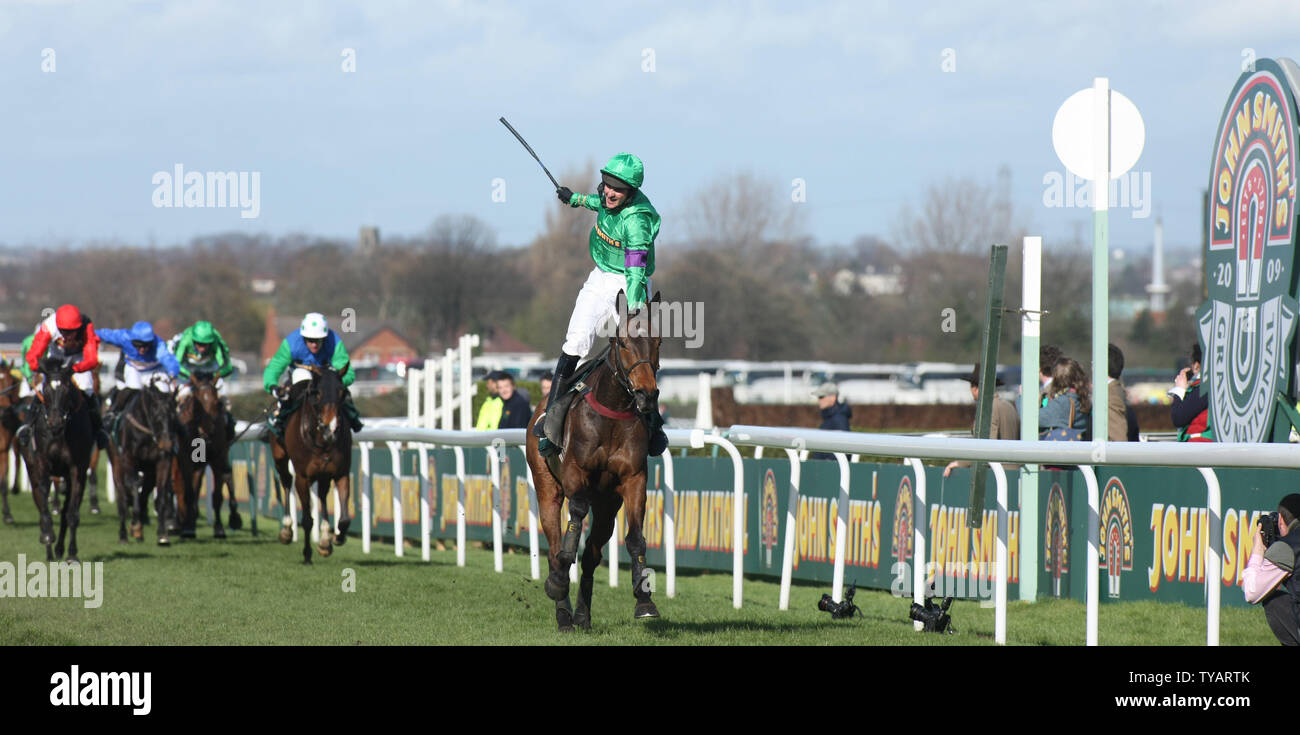 2009 grand national liam treadwell hi-res stock photography and images ...