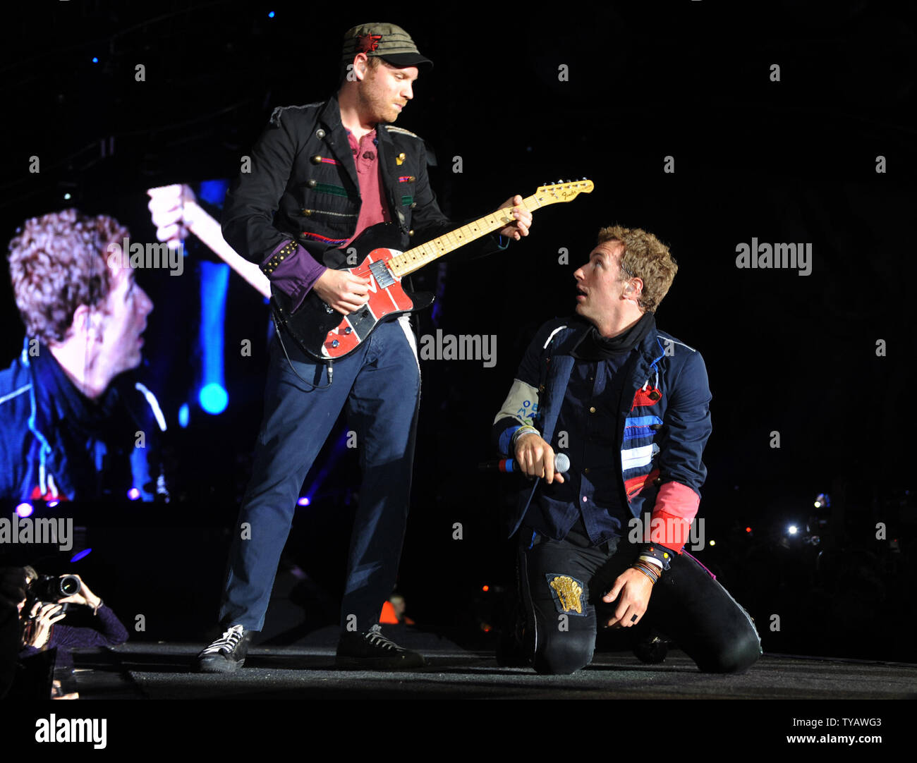Coldplay at wembley stadium hi-res stock photography and images - Alamy
