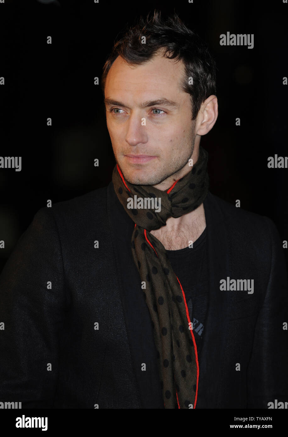 British actor Jude Law attends the world premiere of "Sherlock Holmes ...