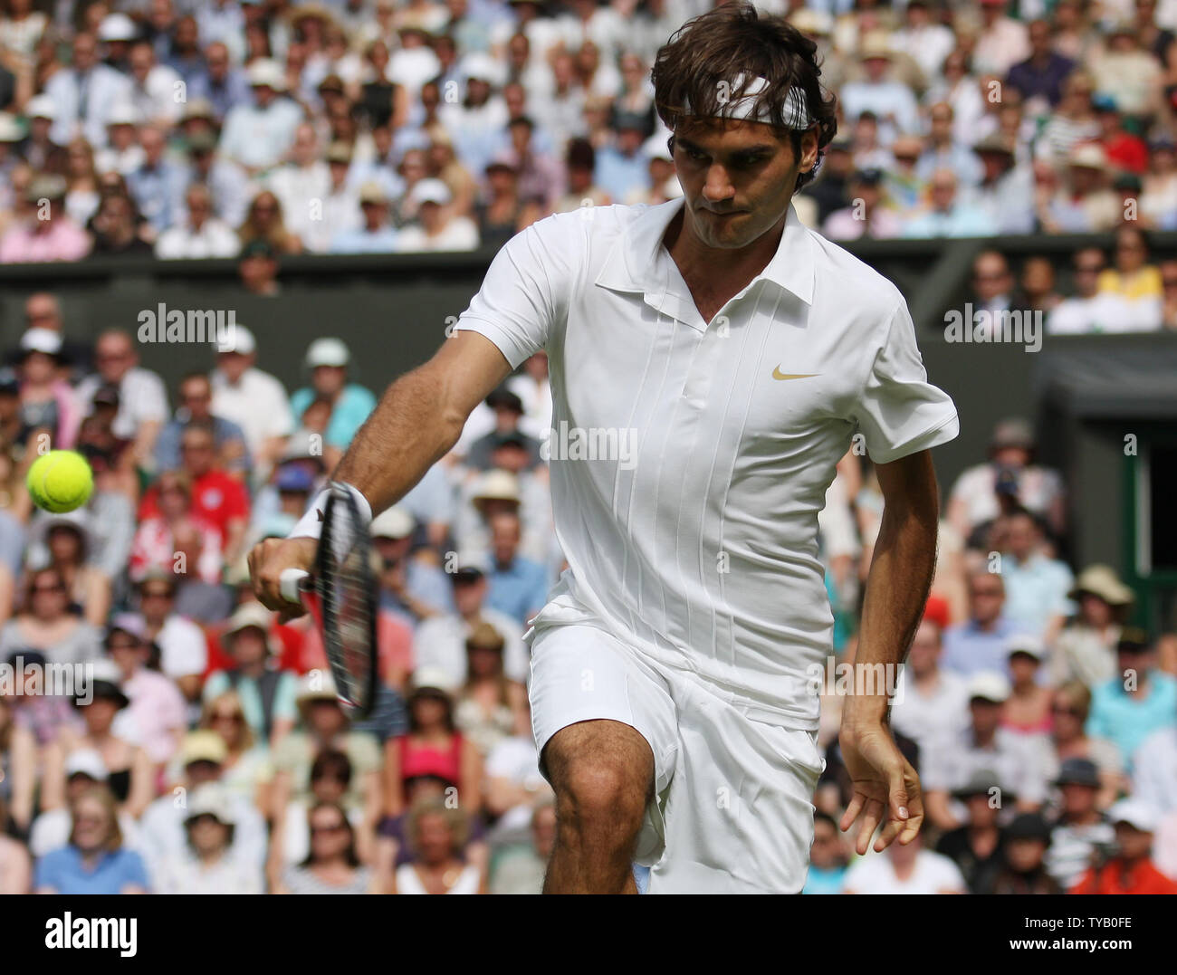 Swiss roger federer eyes ball hi-res stock photography and images - Alamy