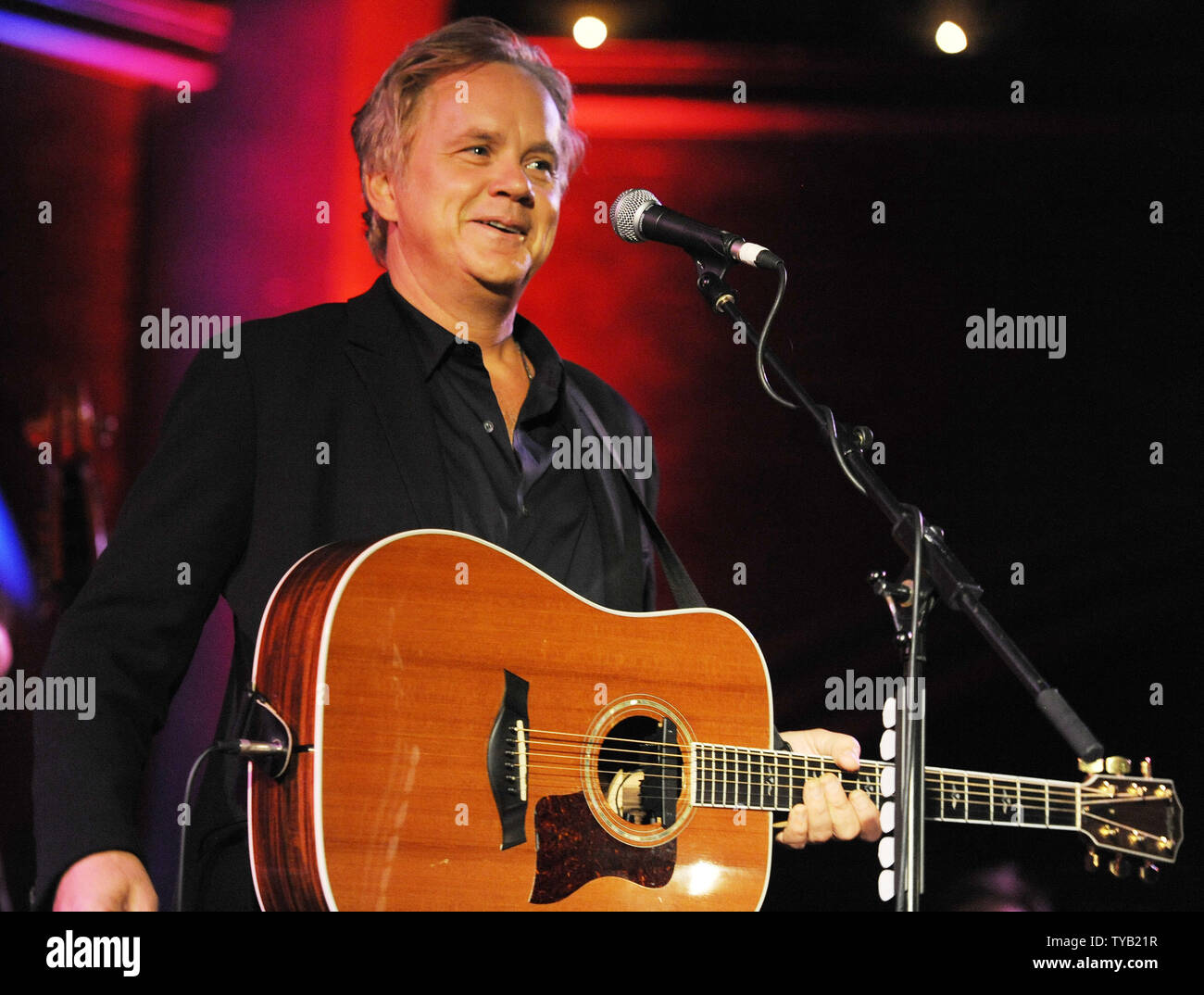 American actor tim robbins hi-res stock photography and images - Alamy