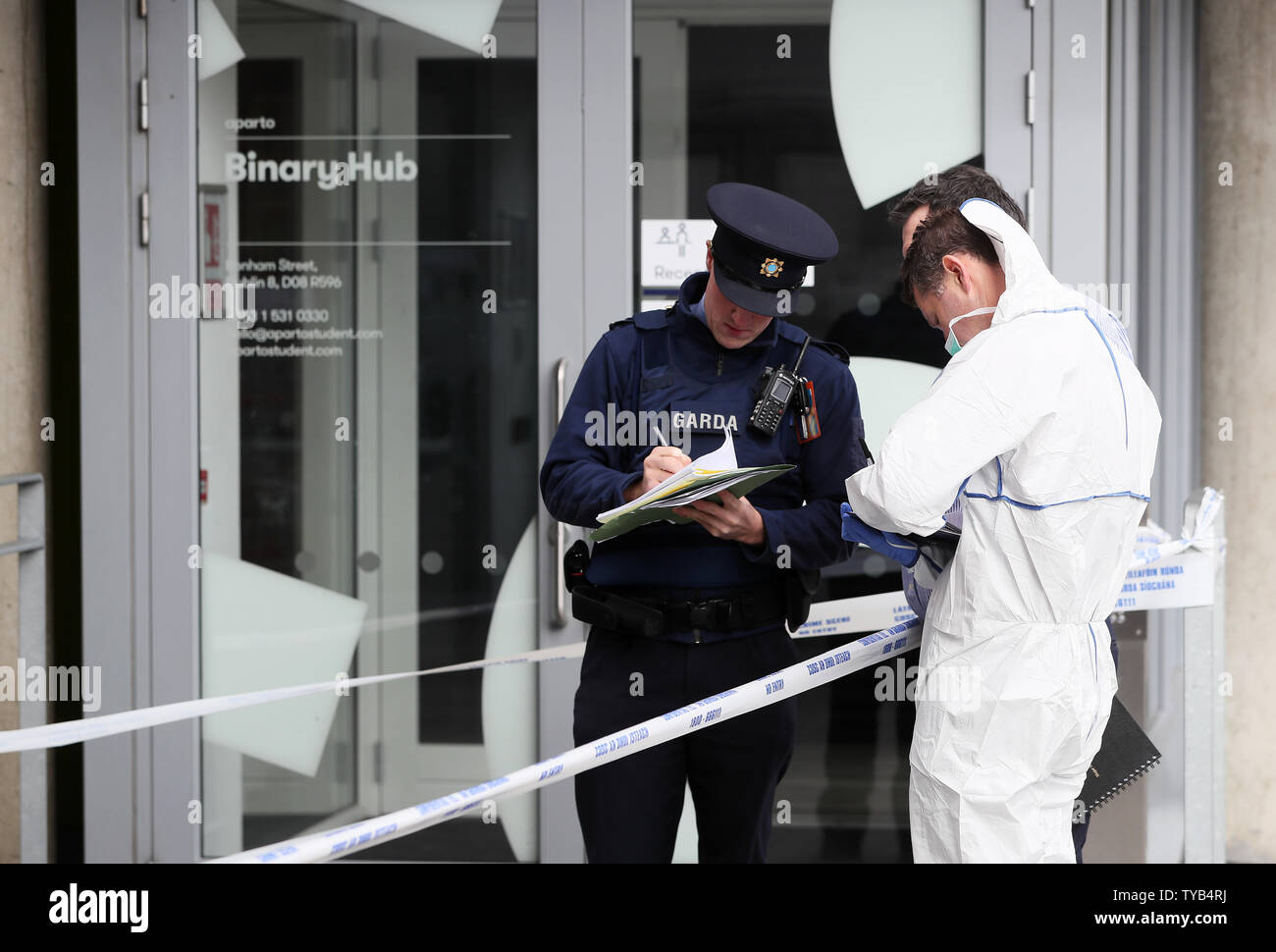 Garda technical bureau arrive scene hi-res stock photography and images ...