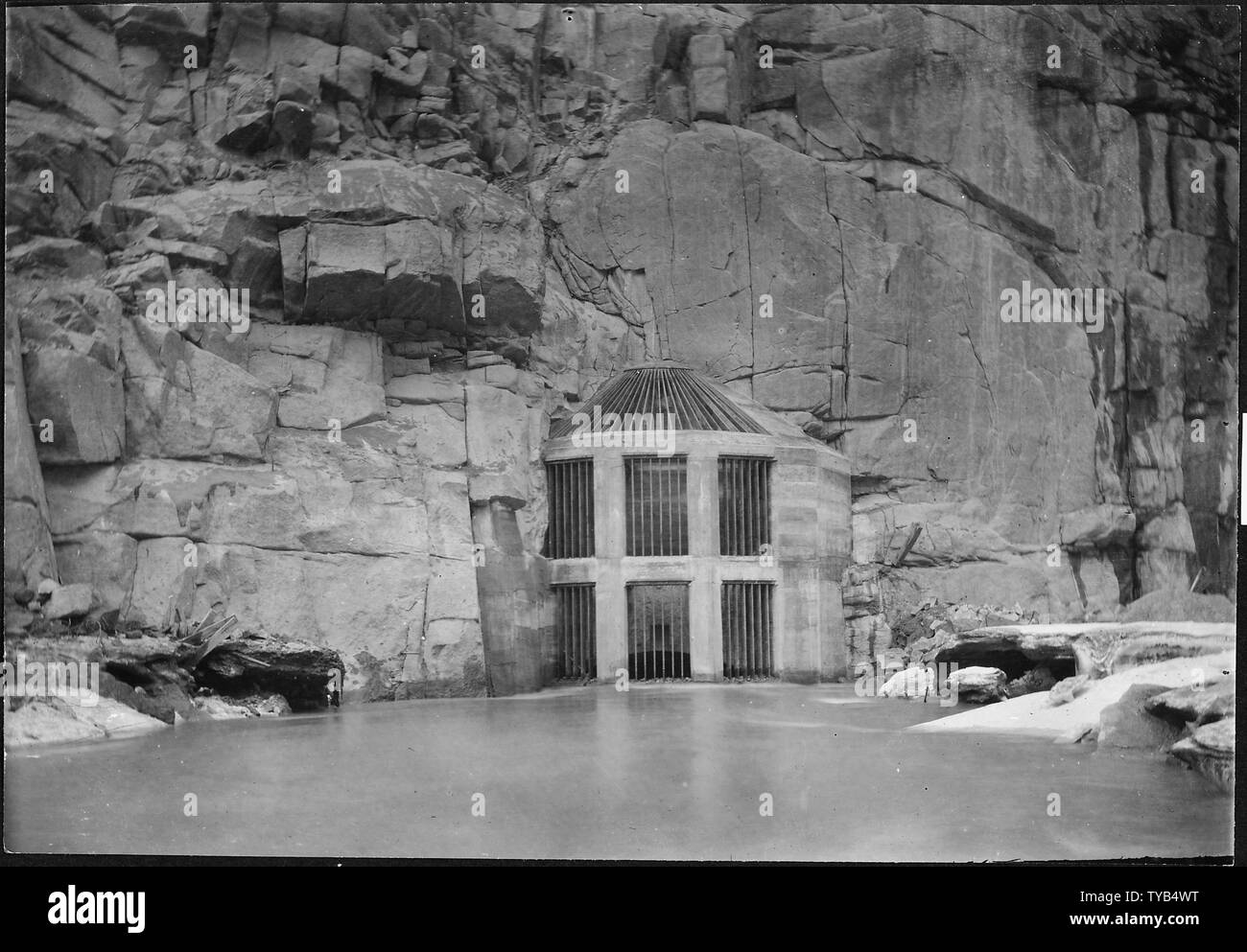 Pathfinder Dam; grillage at entrance to Pathfinder tunnel. View taken ...