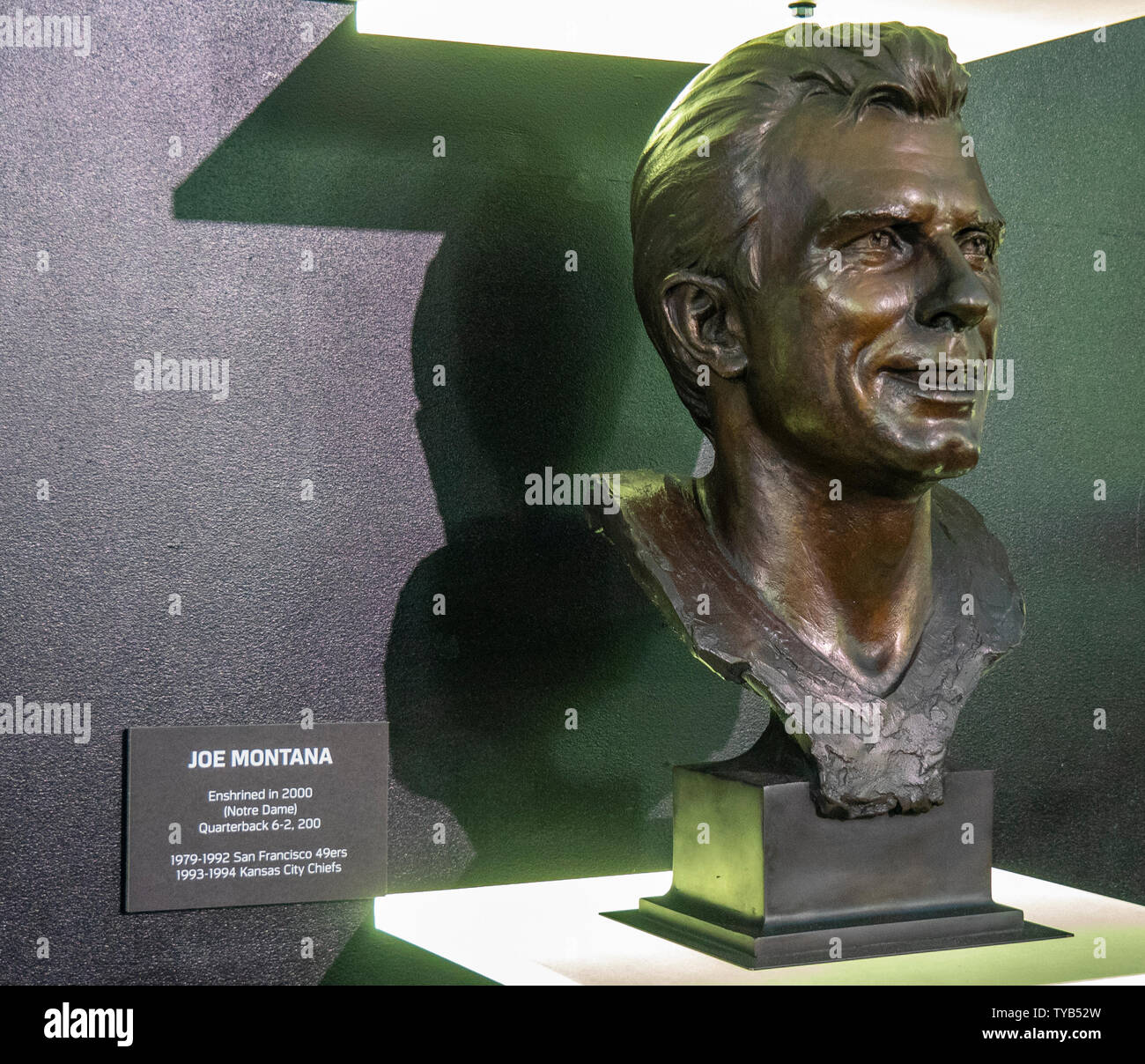Joe montana hi-res stock photography and images - Alamy
