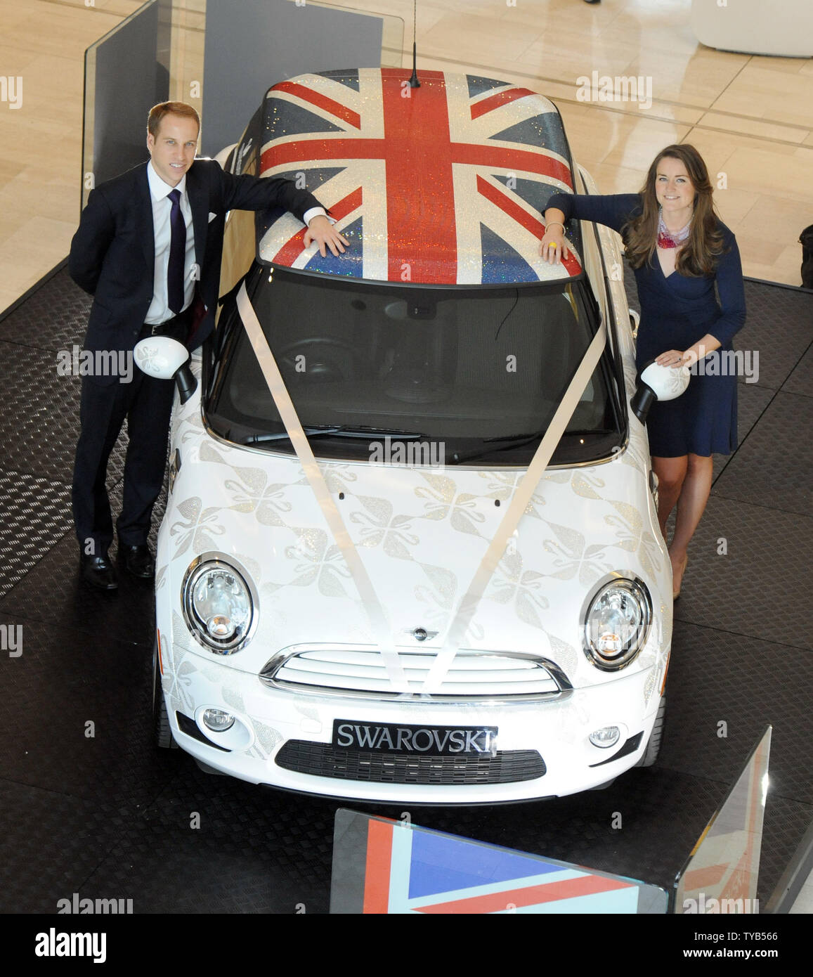 Prince William and Kate Middleton look-a-likes attend a photo call for ...