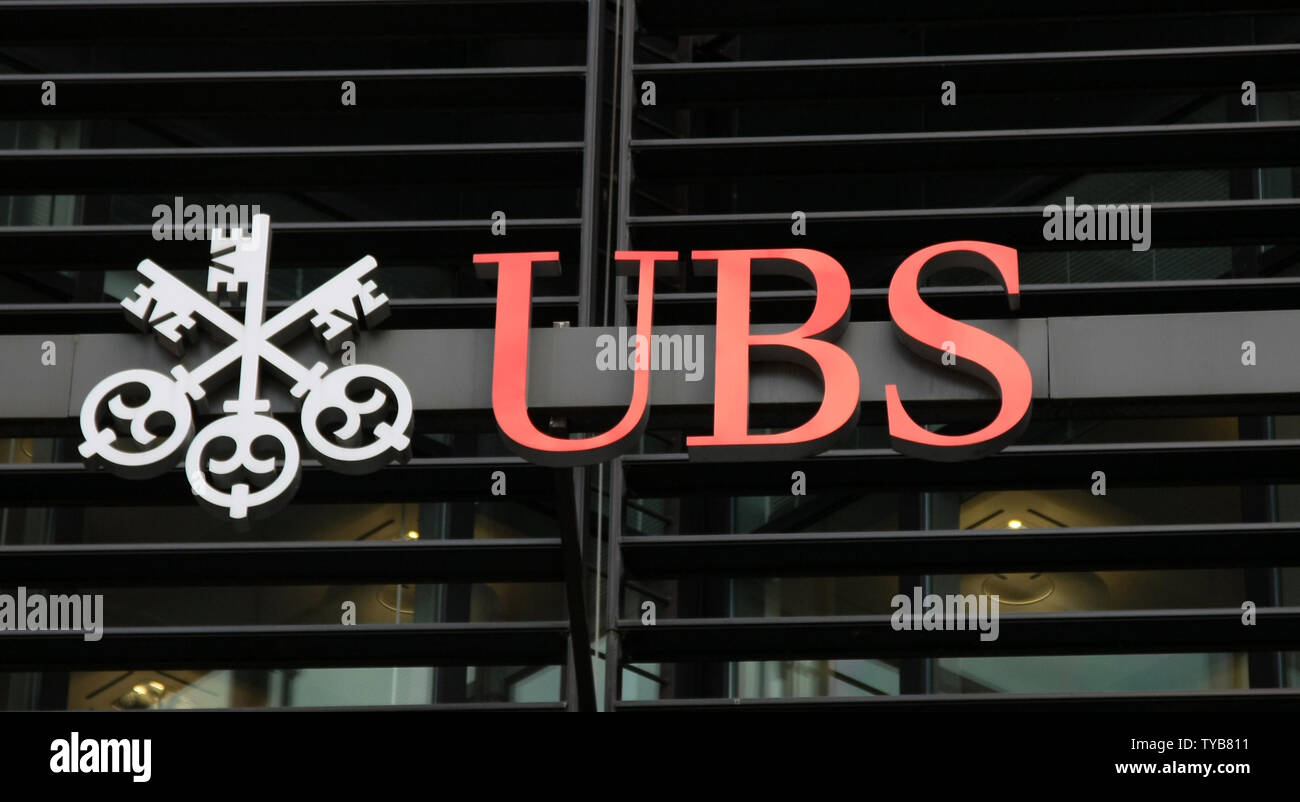 Ubs logo london hi-res stock photography and images - Alamy