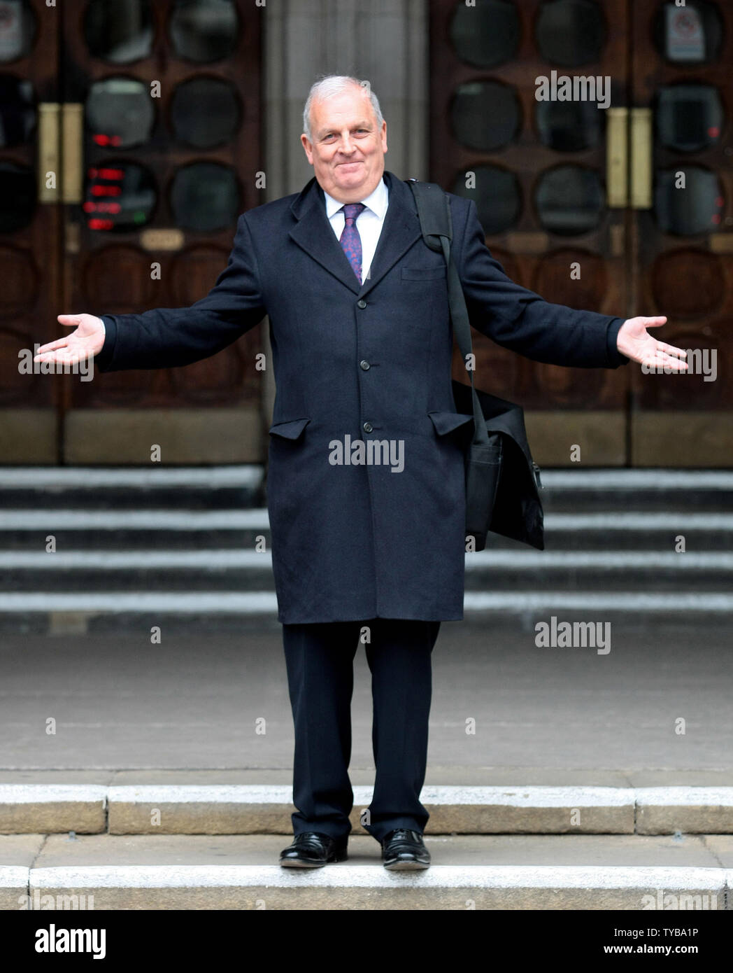 Former sun editor kelvin mackenzie hi-res stock photography and images ...
