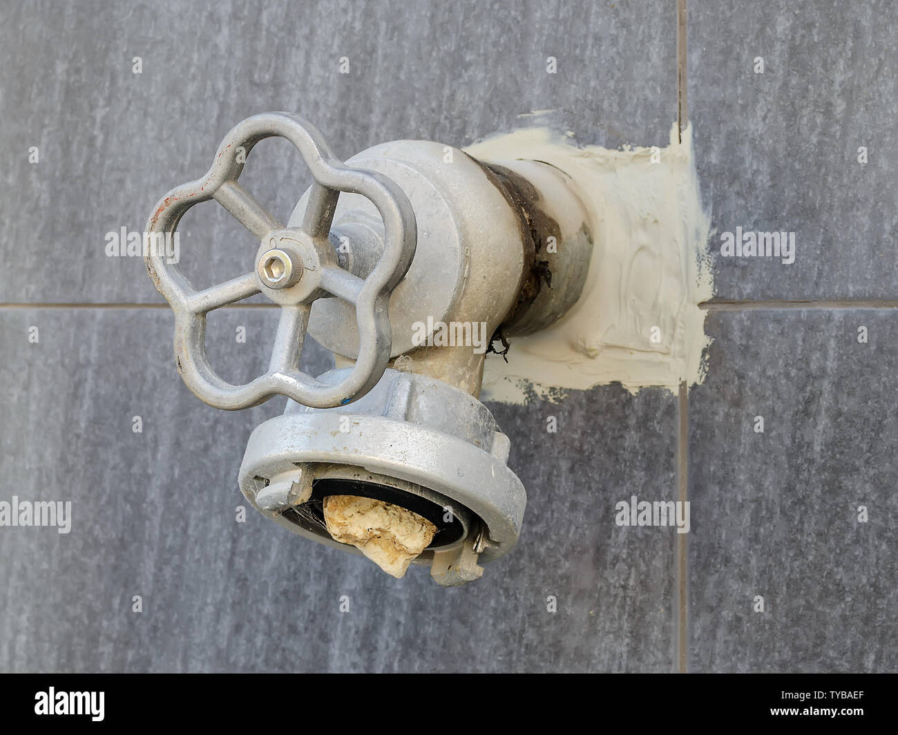 Hydrant nozzle hi-res stock photography and images - Alamy
