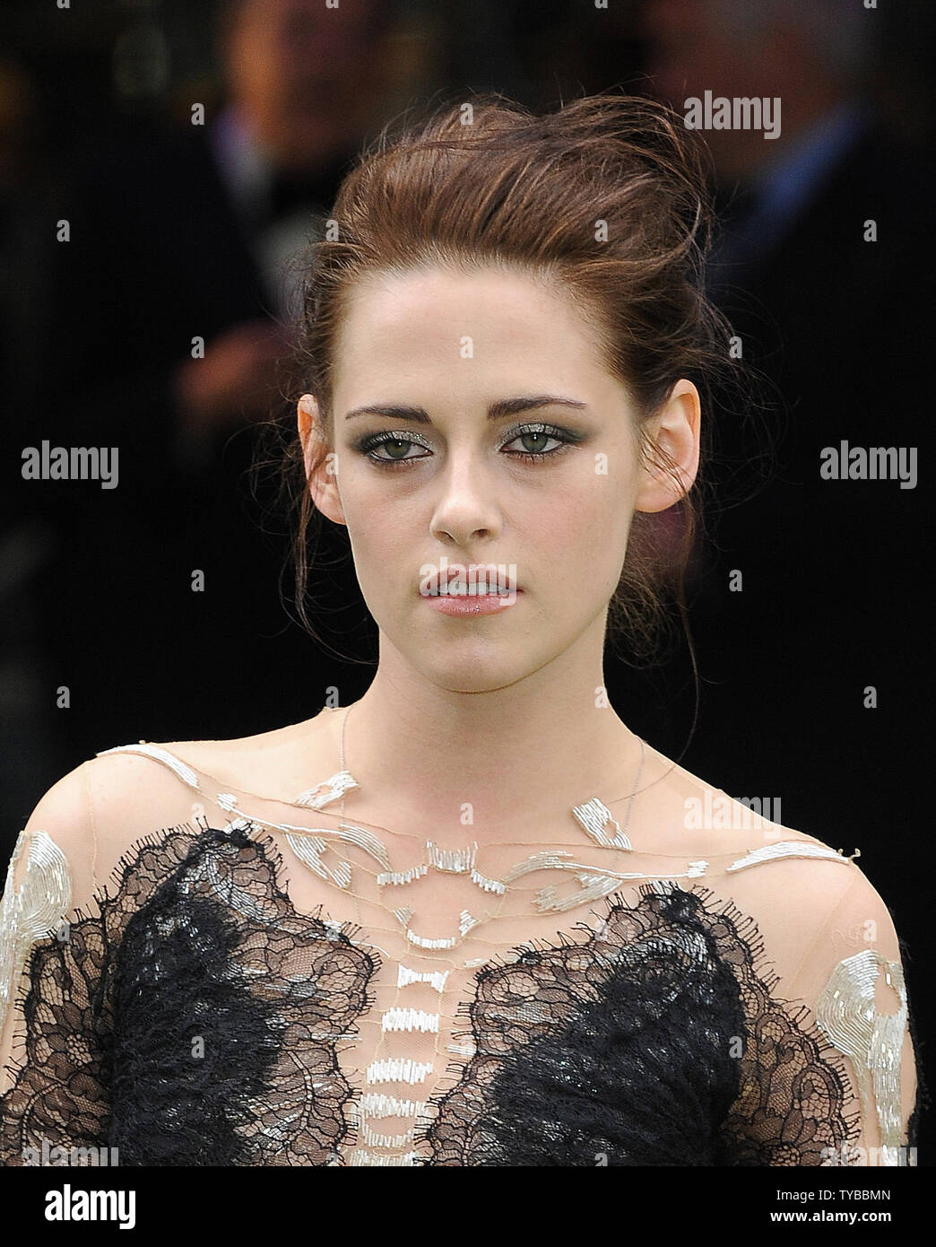 American actress Kristen Stewart attends the World premiere of "Snow ...