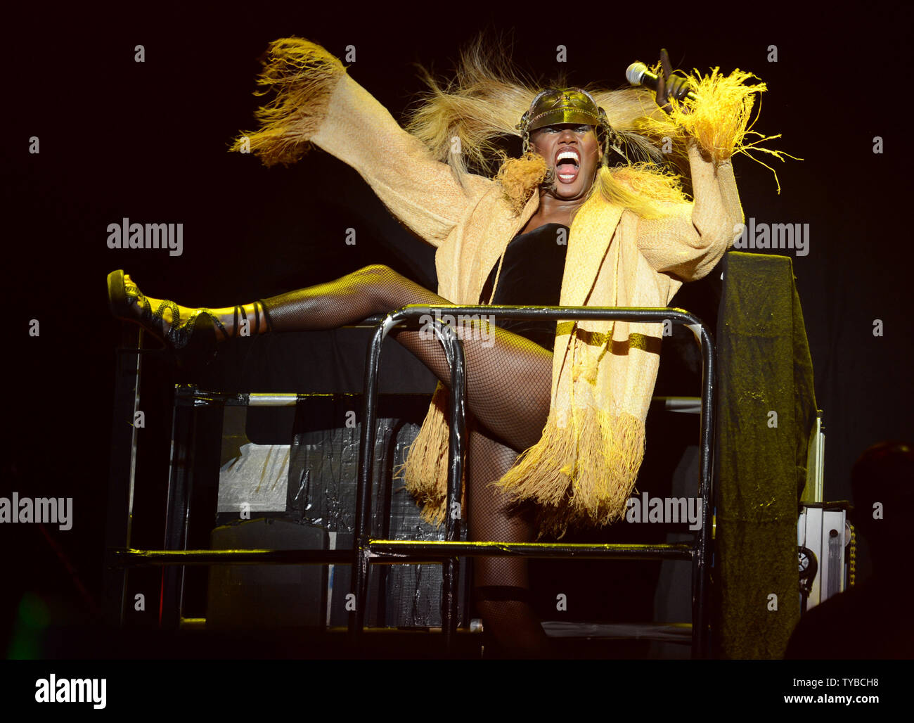 Grace jones in concert hi-res stock photography and images - Alamy