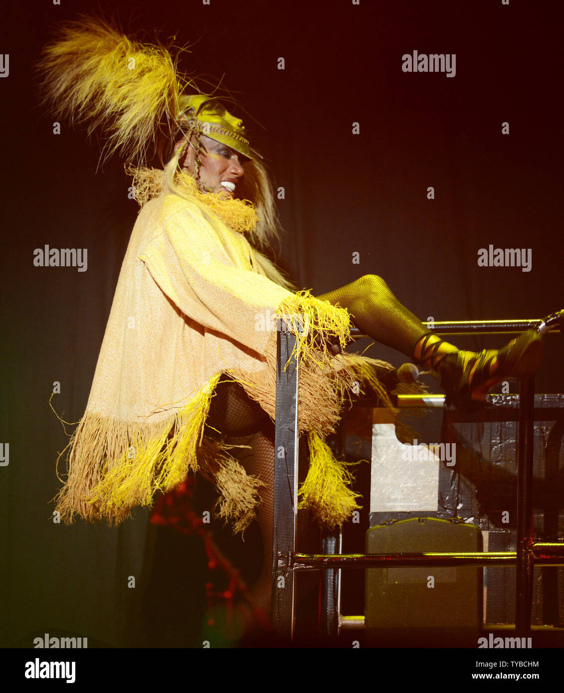 Grace jones in concert london hi-res stock photography and images - Alamy