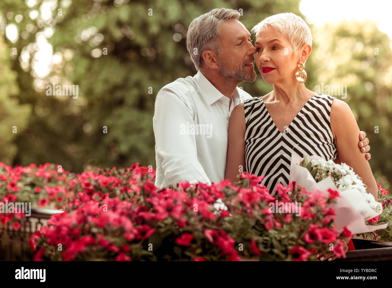 Short wife hi-res stock photography and images - Alamy