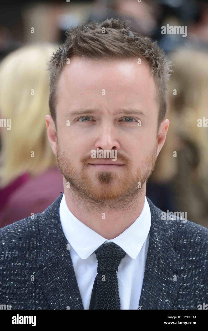 Held at kensington gardens hi-res stock photography and images - Alamy