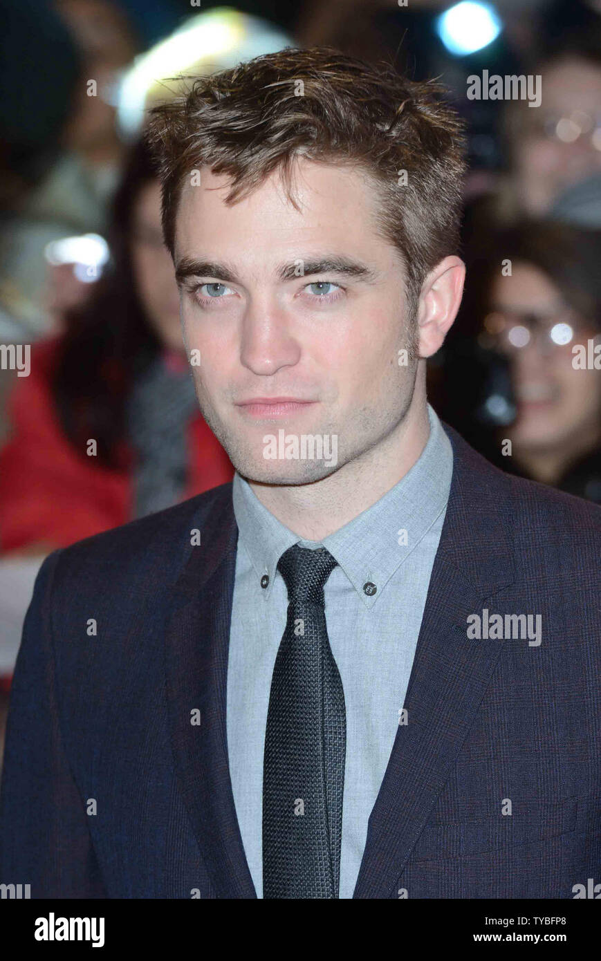 Robert pattinson twilight 2012 hi-res stock photography and images - Alamy