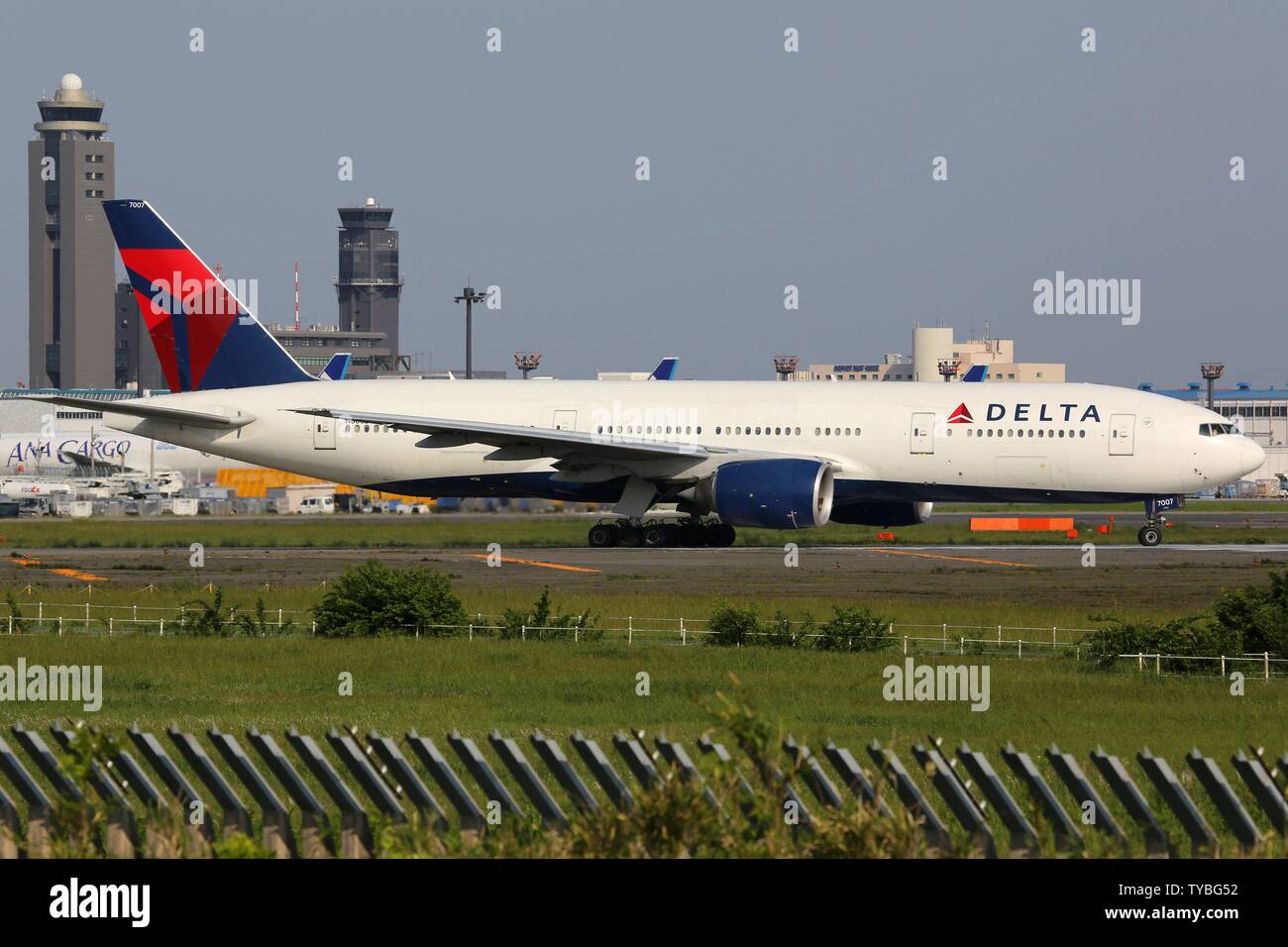 Tokyo, Japan – 16. May 2014: Delta Air Lines Boeing 777 at Tokyo Narita ...