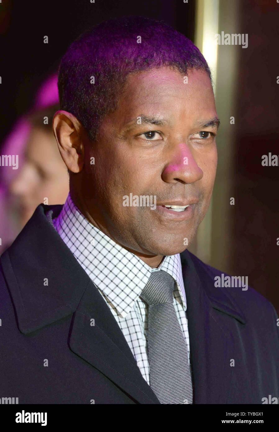 American actor Denzel Washington attends The UK premiere of "Flight" at ...