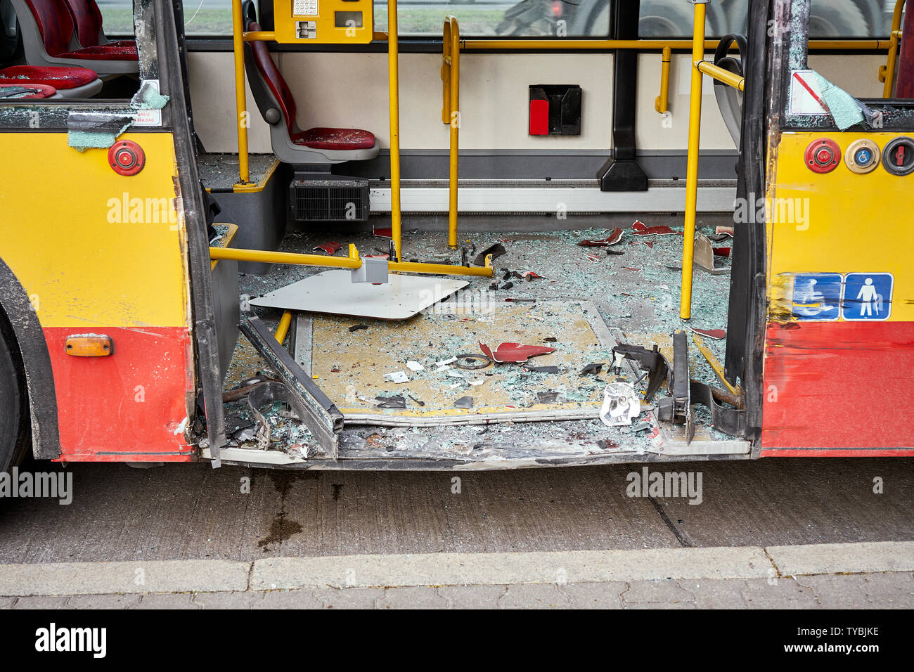 Accident bus view hi-res stock photography and images - Alamy