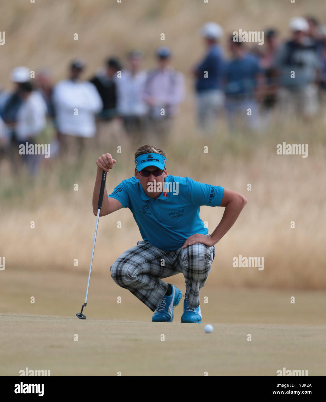 Englands ian poulter lines hi-res stock photography and images - Alamy