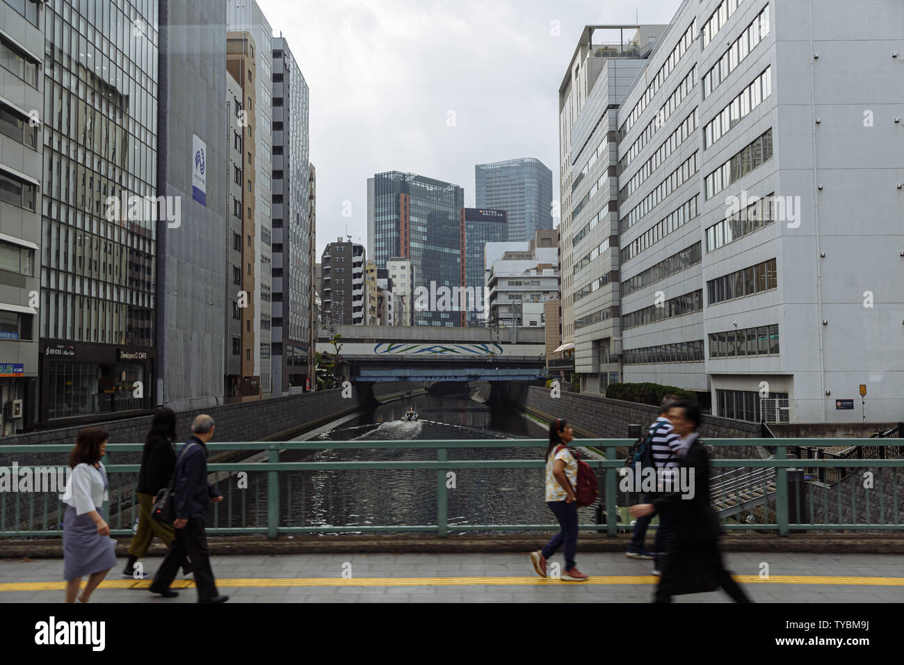 Japanese street scene busy traffic crossing buildings road hi-res stock ...