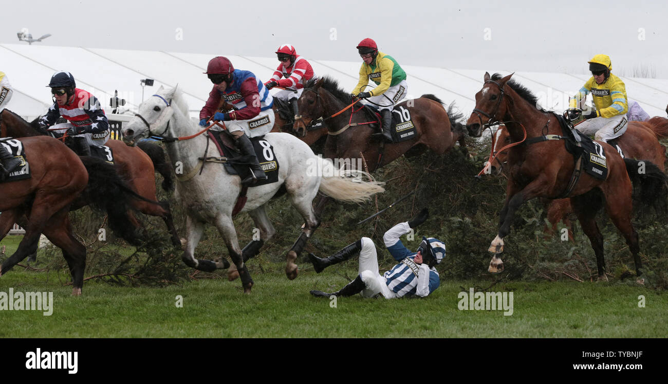 Grand national aintree chair hi-res stock photography and images - Alamy