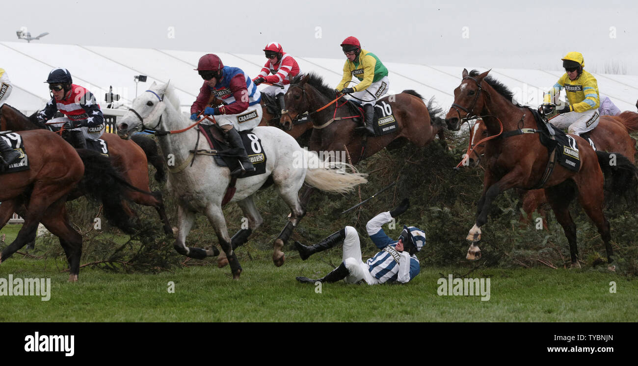Grand national aintree chair hi-res stock photography and images - Alamy