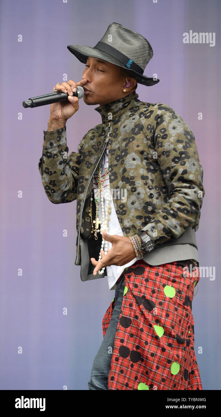 Songwriter paul williams hi-res stock photography and images - Alamy