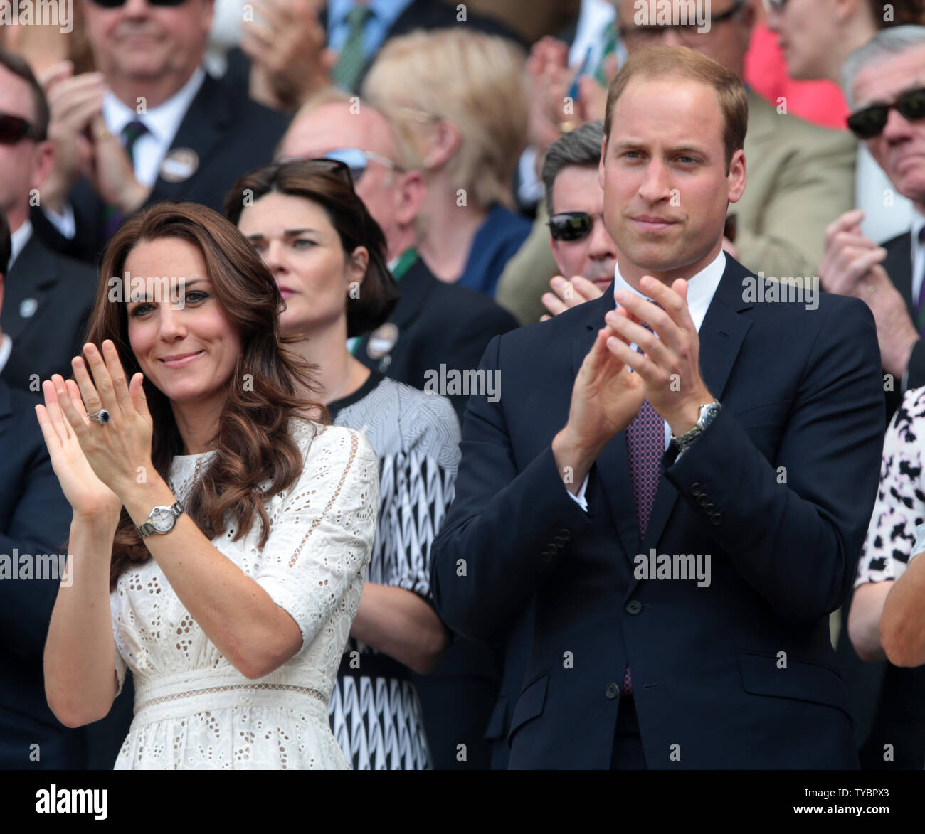 Duke duchess cambridge clap hi-res stock photography and images - Alamy