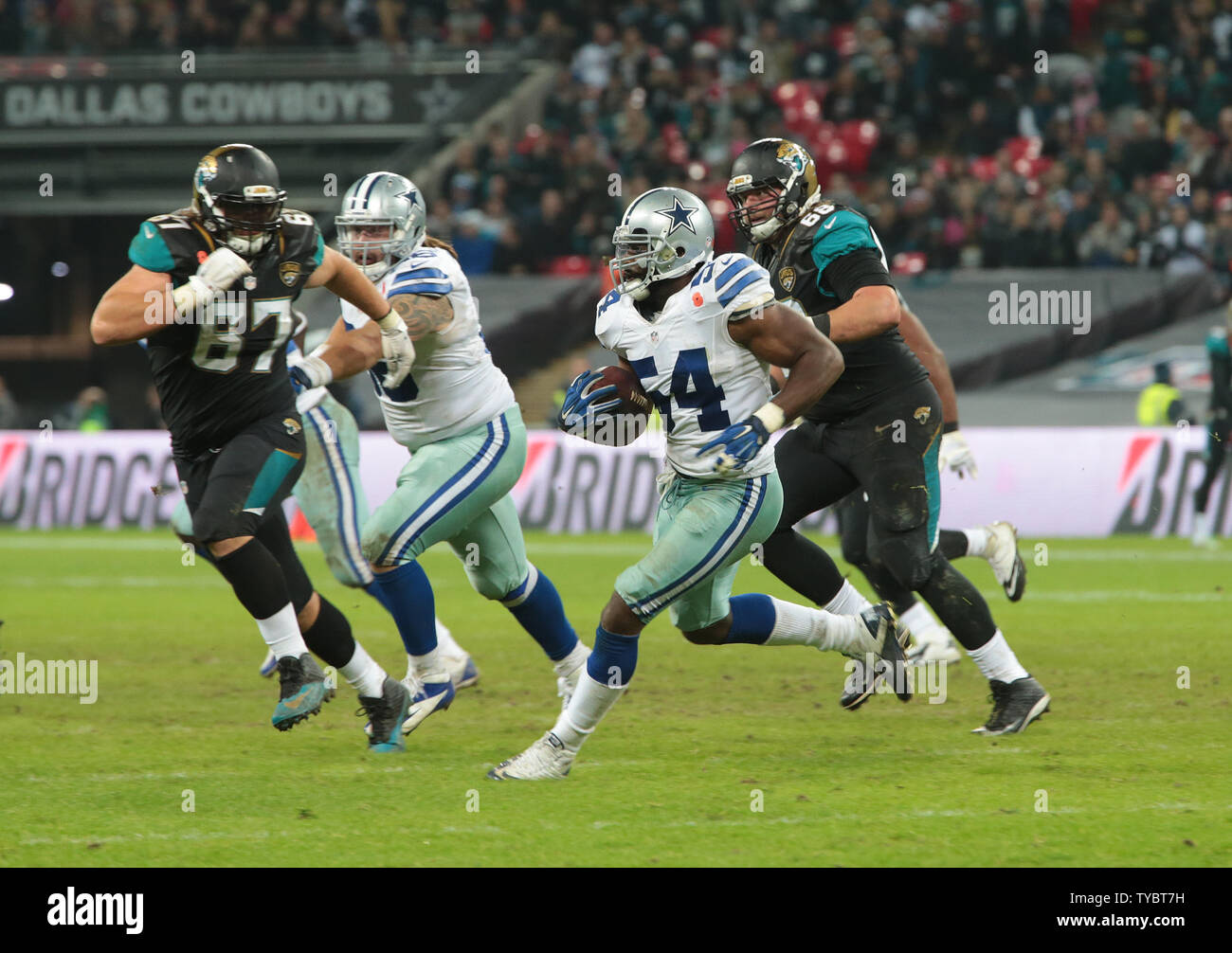 Dallas Cowboys Linebacker Bruce Carter runs with the football in the ...