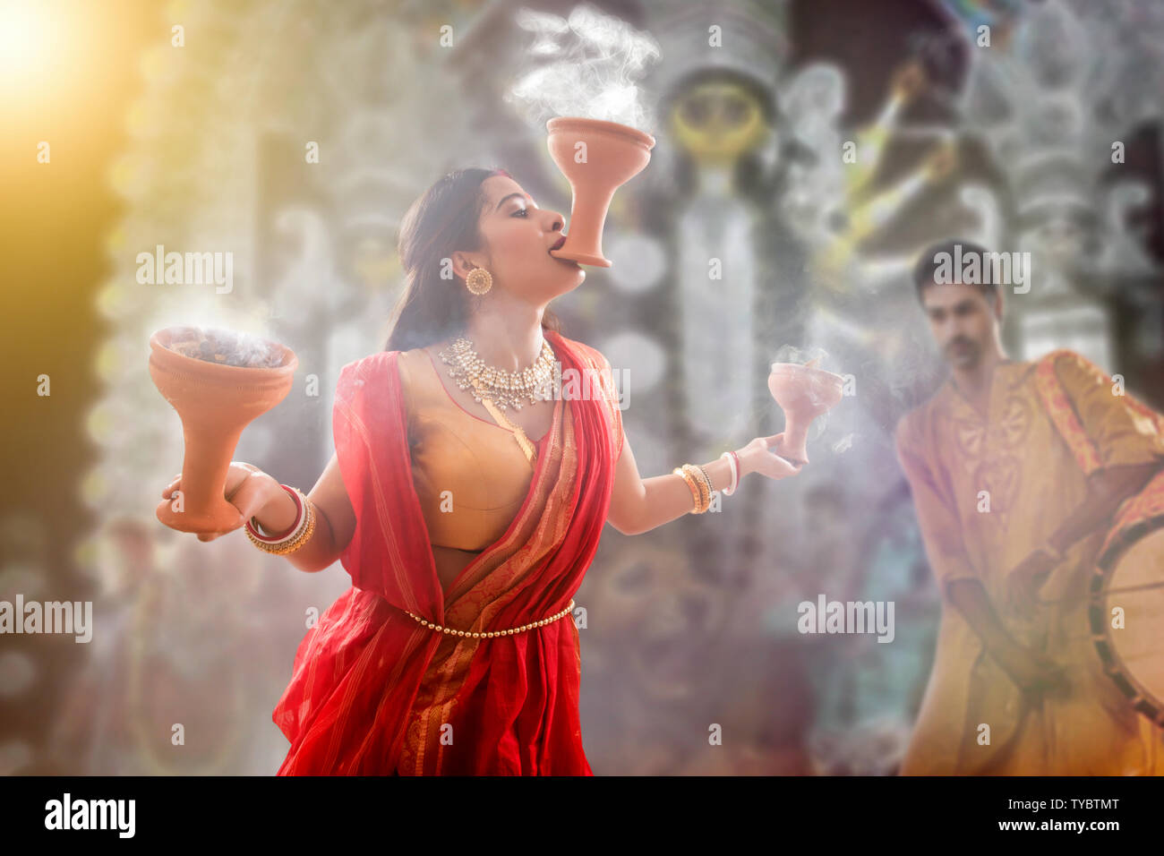 Dhaak dhaaki hi-res stock photography and images - Alamy
