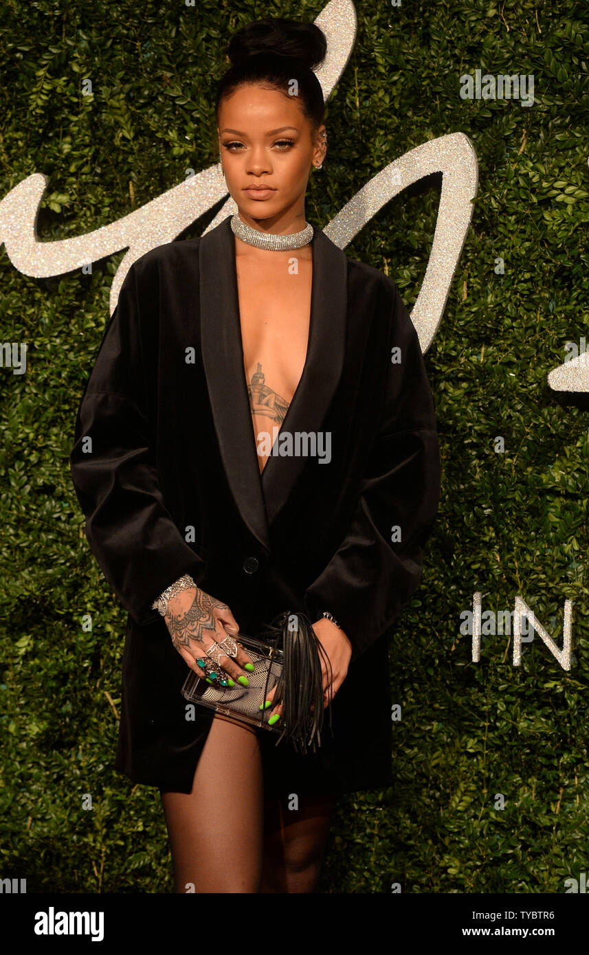 Barbadian- American singer Rihanna attends the "British Fashion Awards ...