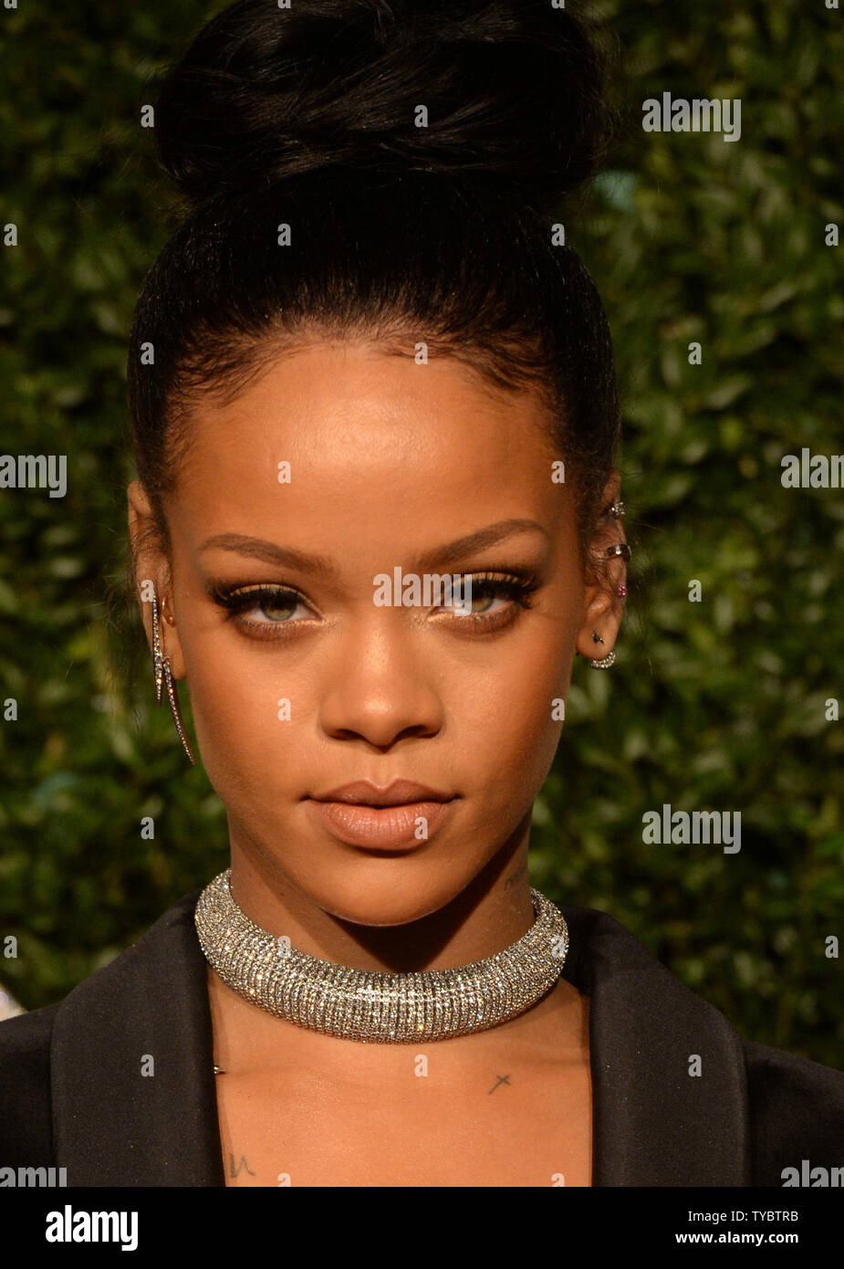 Barbadian- American singer Rihanna attends the "British Fashion Awards ...