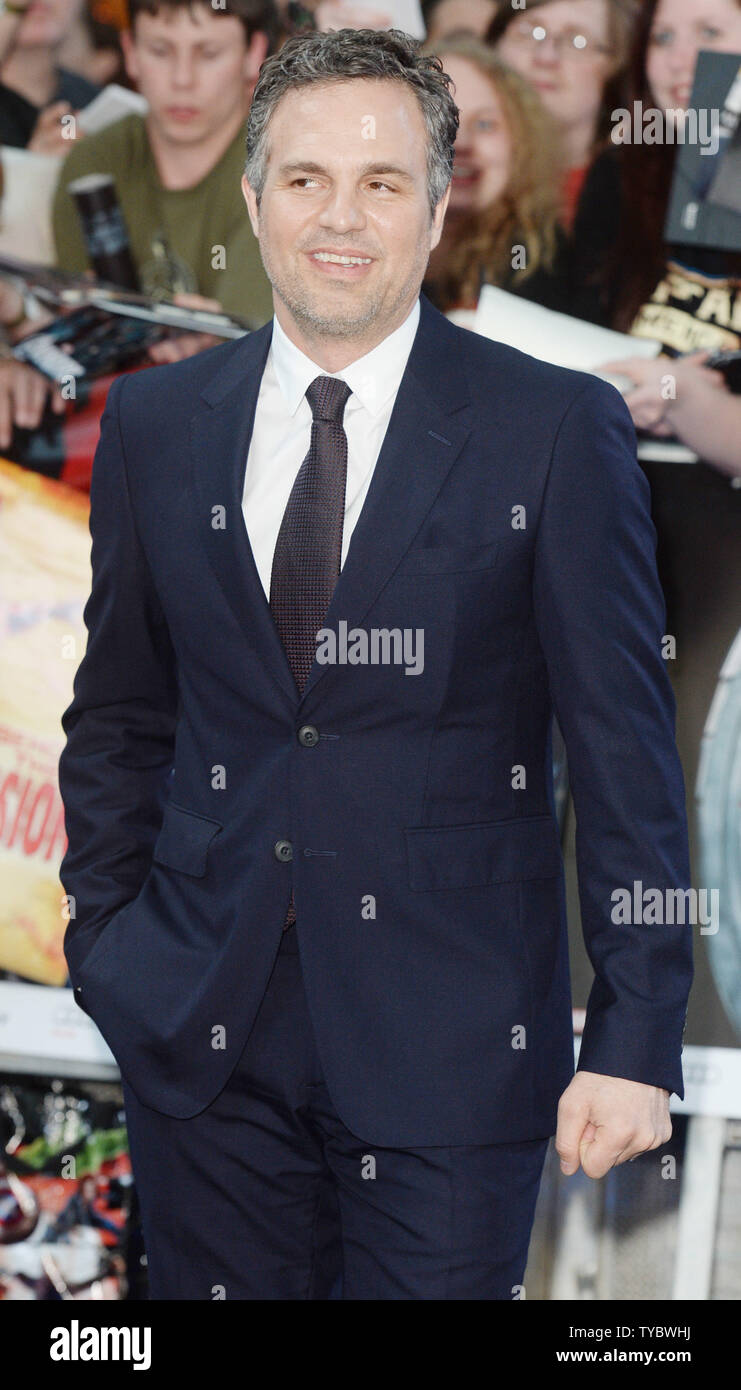 American actor Mark Ruffalo attends the premiere of "Avengers Age Of ...