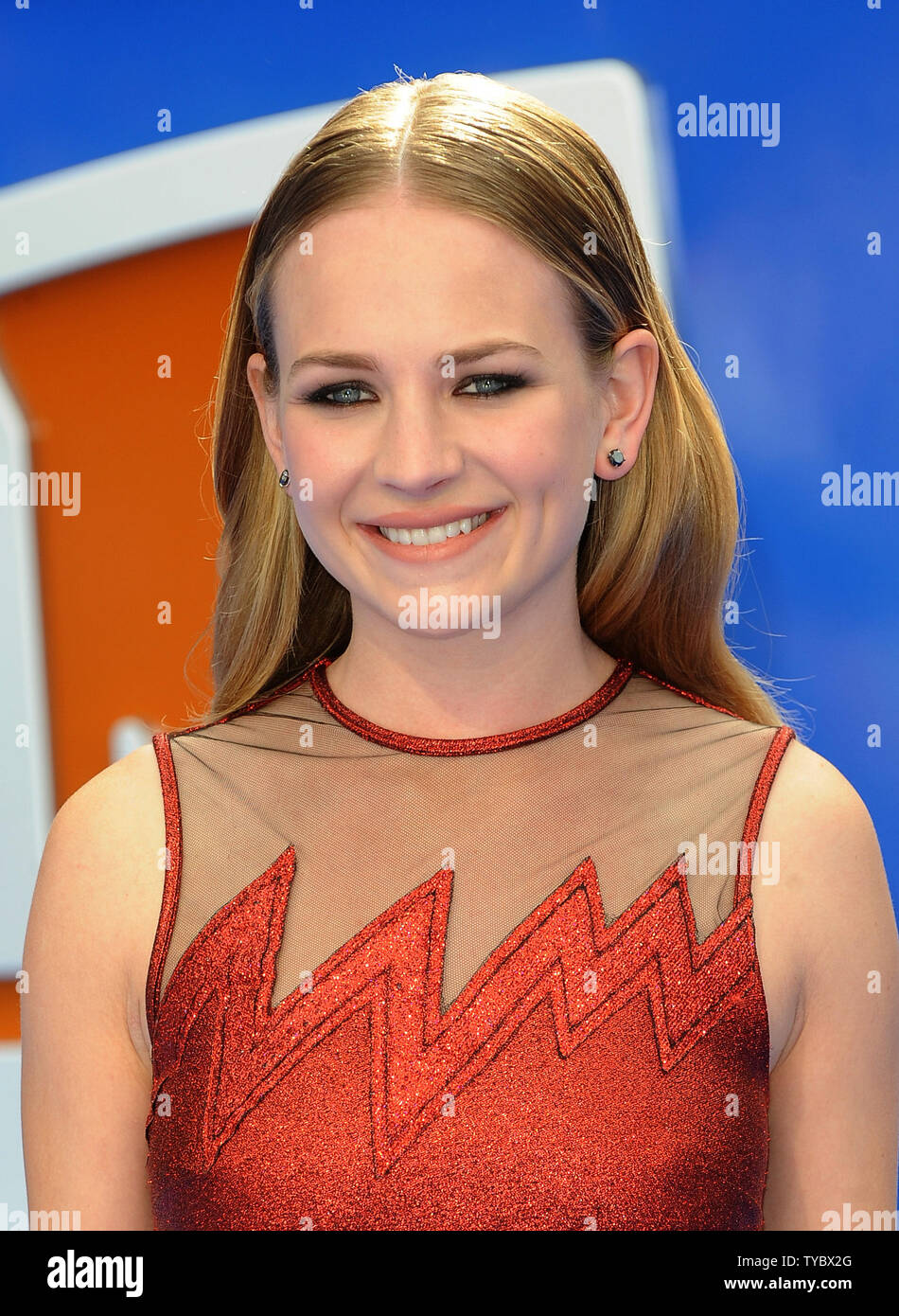 Britt Robertson 2017