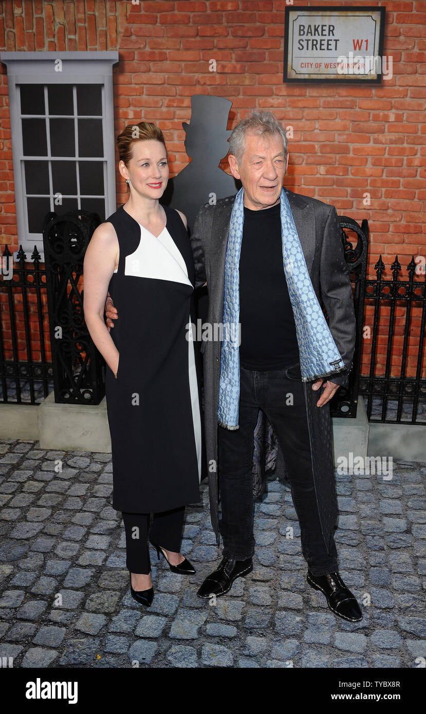 American actress laura linney hi-res stock photography and images - Alamy